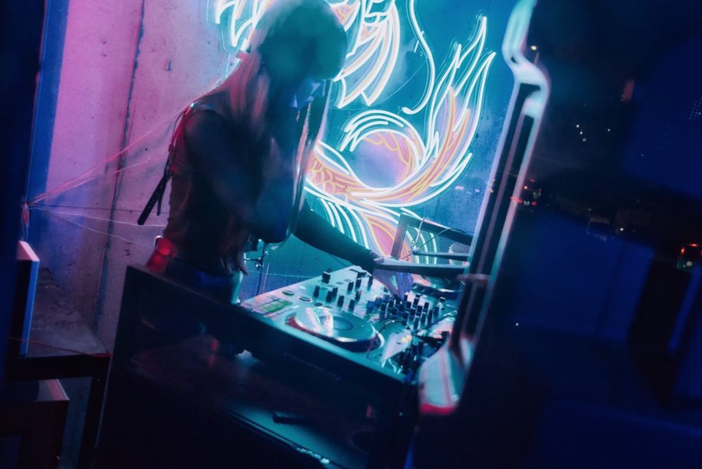 CHIKA(チカ)/DJ│クリエイター集団hoshizora